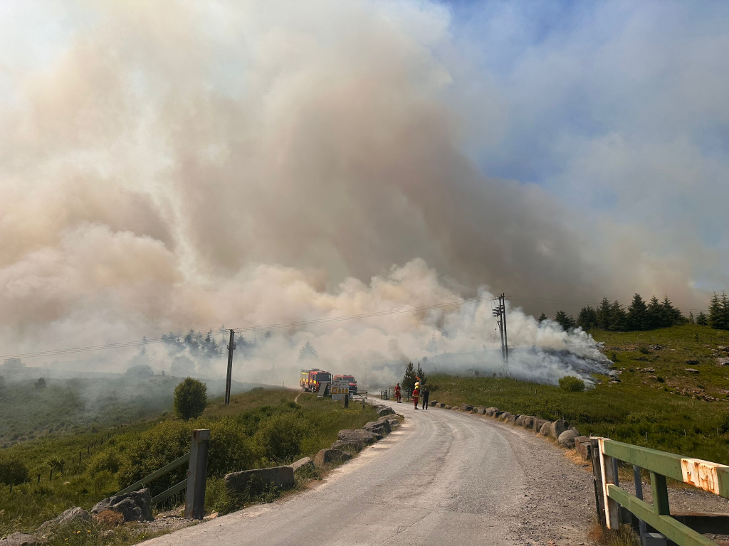 Firefighters tackling multiple wildfires across South Wales - South ... Firefighters tackling multiple wildfires across South Wales - South ...